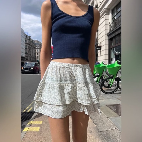 Brandy Melville | Skirts | Nwt Brandy Melville Izzy Mini Skirt Ditzy Floral Tiered Boho ...